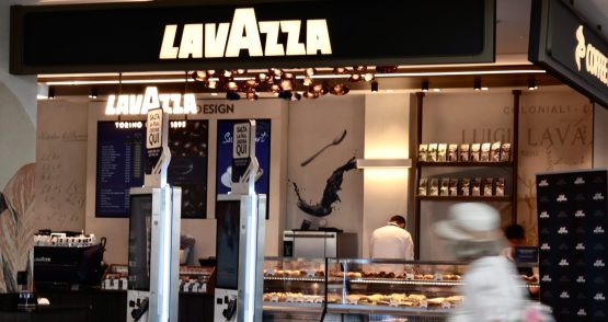 Chef Express atterra a Napoli: inaugurato il concept store Lavazza ...